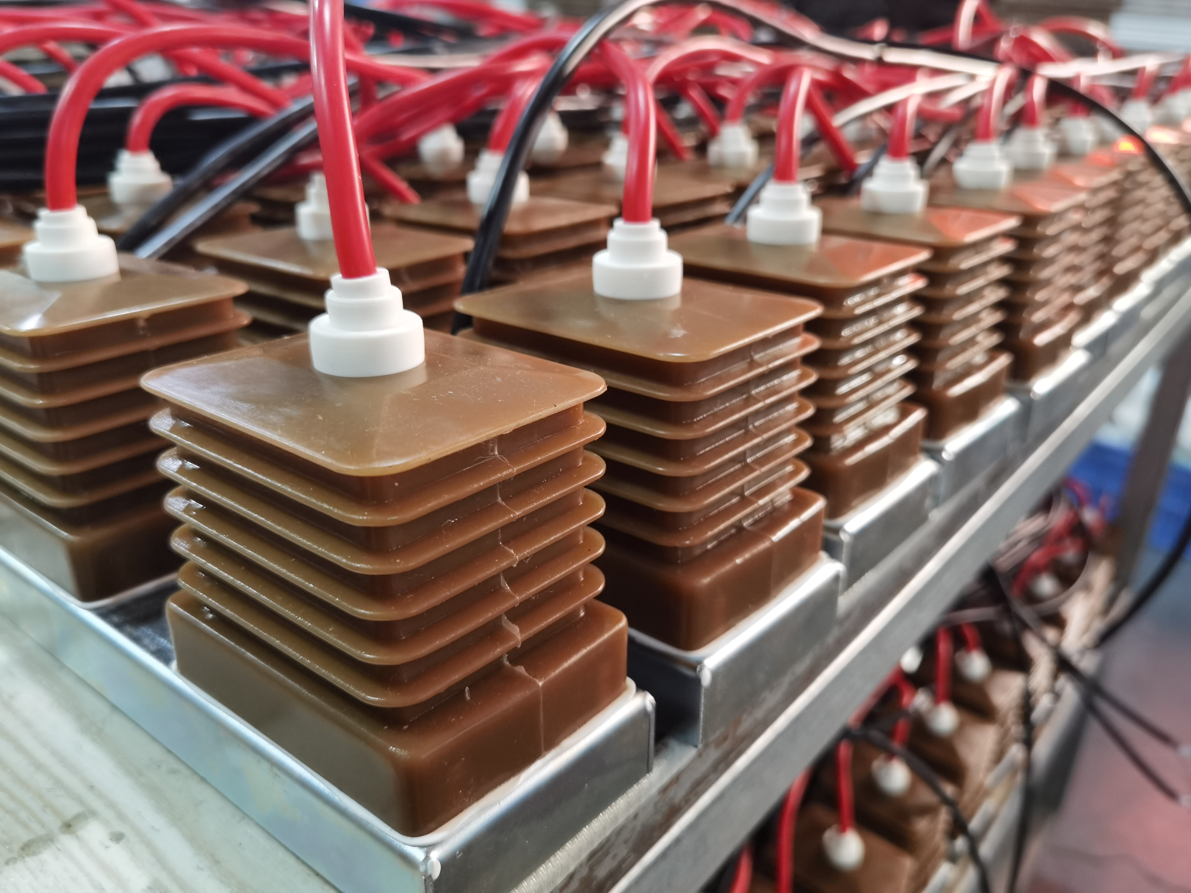 1.15–1.25 G/cm3 Density Hardener Epoxy Resin Transformer With Mould ...